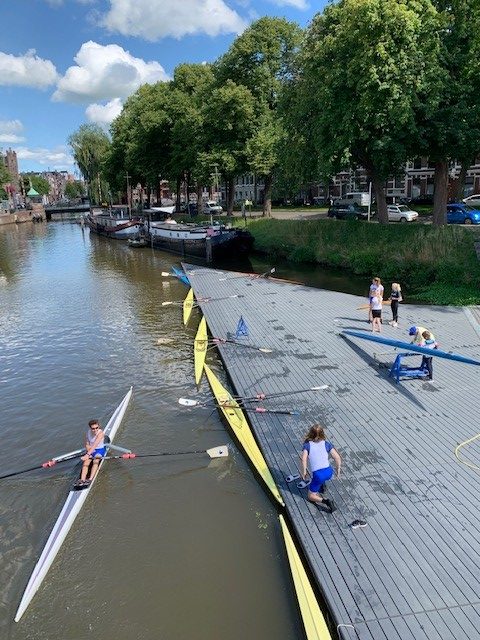 K.G.R. De Hunze, vereniging voor wedstrijd- en recreatief roeien